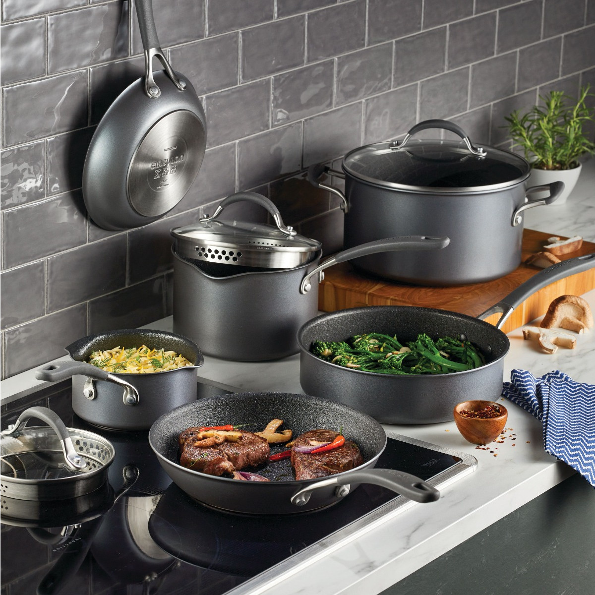 Circulon Scratch Defense Non Stick Saucepan Large