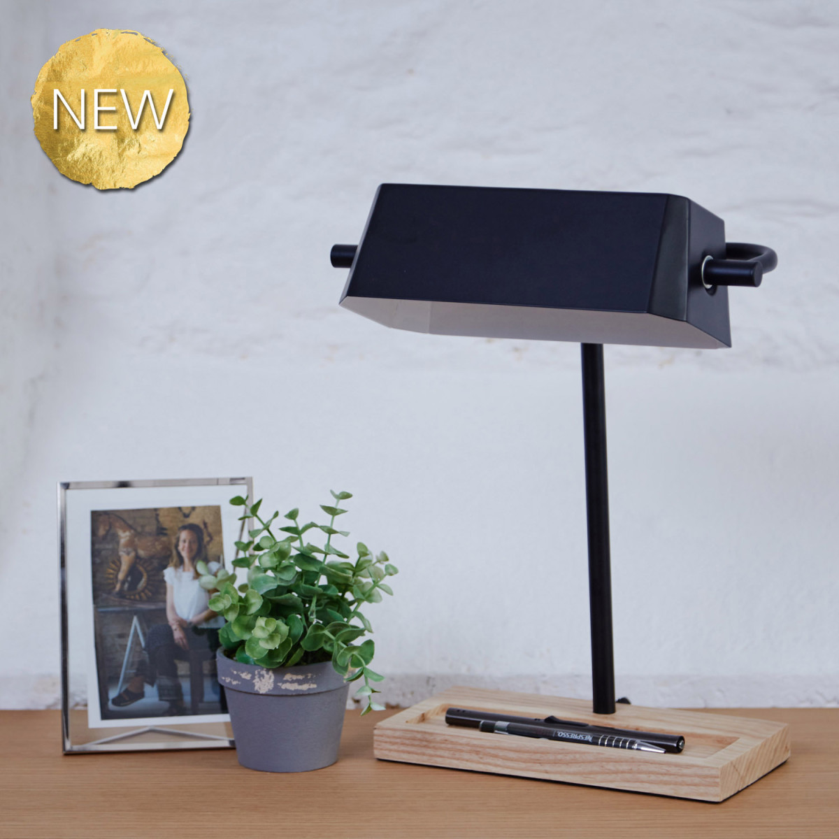 The Cambridge Table Lamp Black | Meadows & Byrne